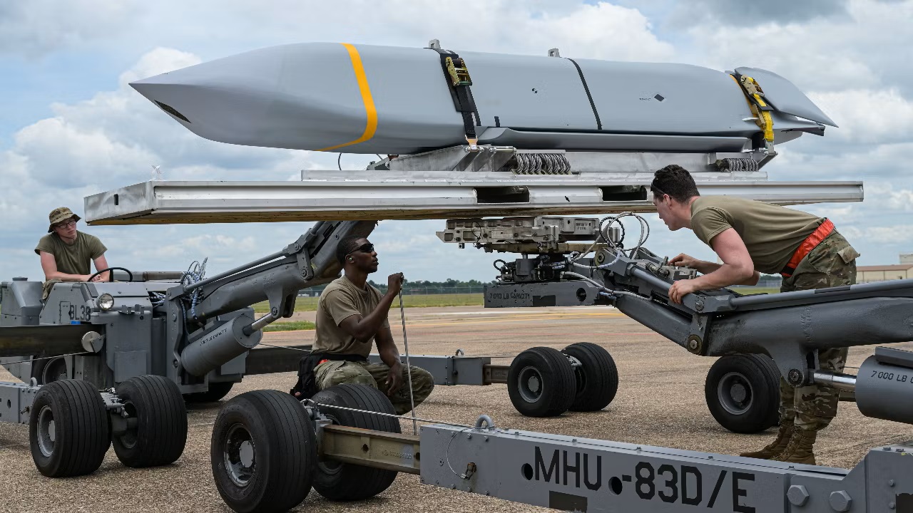 FW-MAG Future Warfare Magazine - shownews - Big contract awards for ...