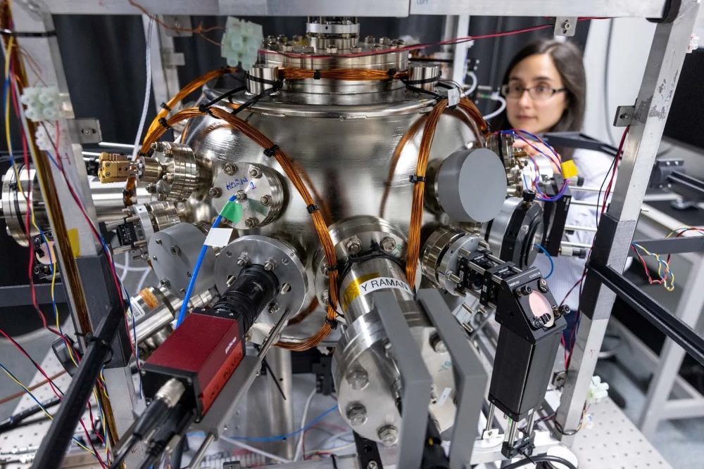 FW-MAG Future Warfare Magazine - shownews - First out-of-laboratory ...